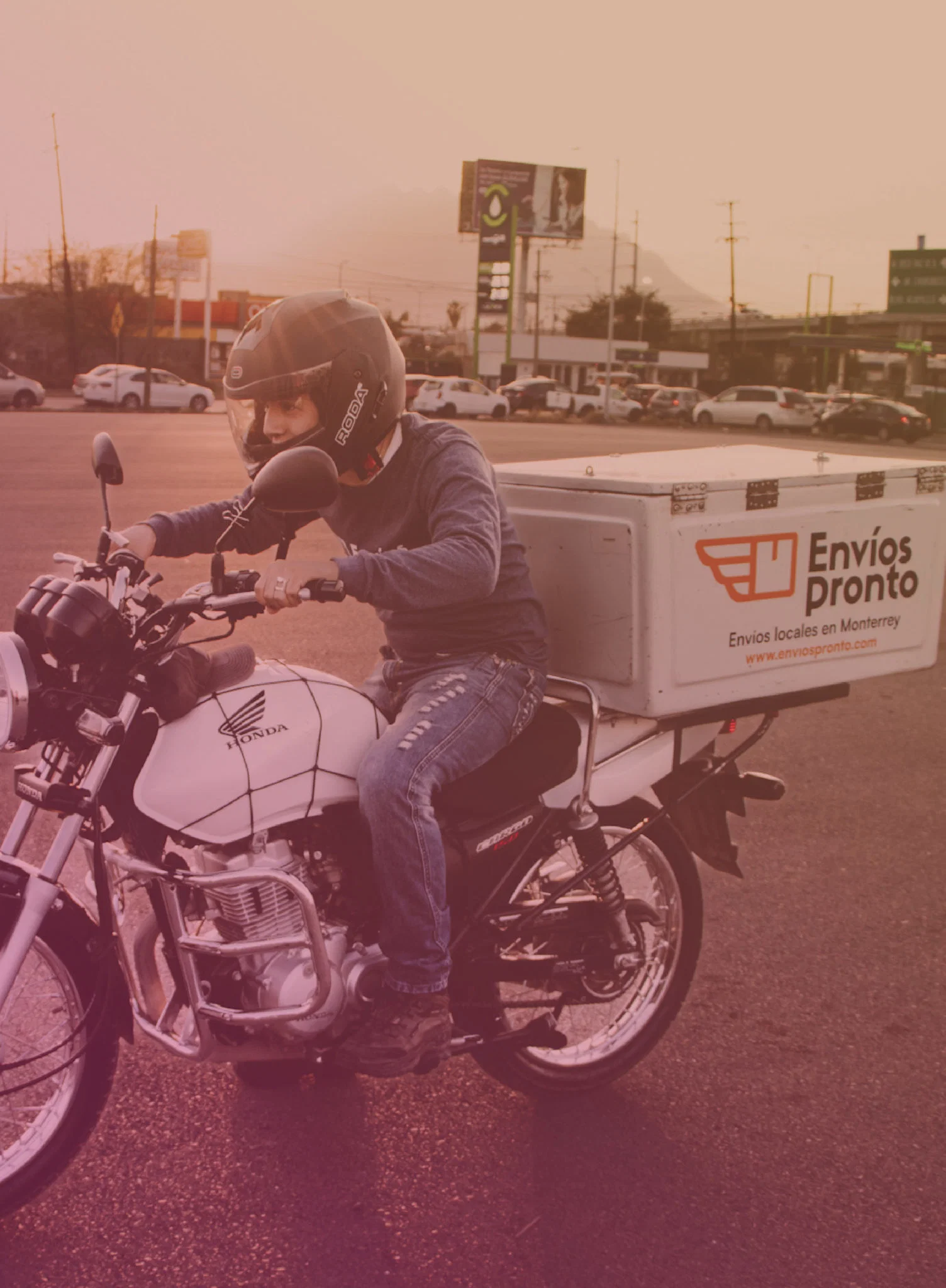 Repartidores en moto para negocios en Monterrey - Envíos Pronto